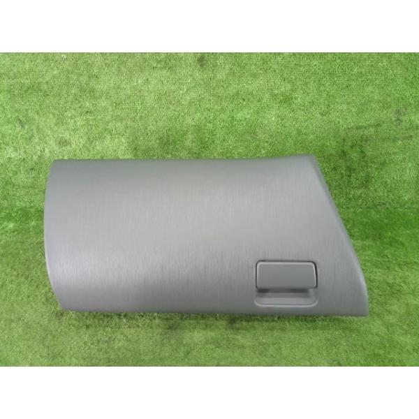 **** 商品説明を必ずご確認ください ****部品管理番号：241102000670210メーカー純正品番：55440-47010-B1部品名：グローブBOX部品区分：リサイクル品部品カラー：上側車名：プリウスα車両タイプ名：ステーション...