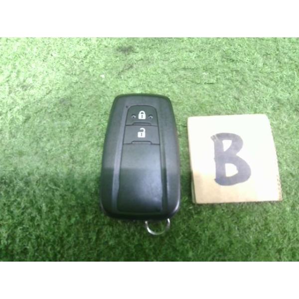 **** 商品説明を必ずご確認ください ****部品管理番号：251205000164001メーカー純正品番：89904-47120部品名：キーレスリモコン部品区分：リサイクル品部品カラー：スマートキー 2ボタン車名：プリウス車両タイプ名：...