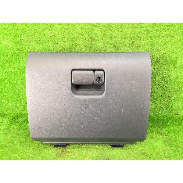 **** 商品説明を必ずご確認ください ****部品管理番号：251218000470210メーカー純正品番：73410-76J00-P4Z部品名：グローブBOX部品メーカー品番：73412-76J0部品区分：リサイクル品車名：ジムニー車両...