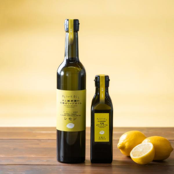 生きた２つの果実の絶妙な熟度とバランス。長年の技術で作り出すおいしさ。オリーブとレモンはおいしいオリーブオイルを搾るために最適な熟度で収穫。独自の「アグロマット製法」という搾り方で果実を一緒に搾り、オリーブオイルにレモンの爽やかな香りを溶け...
