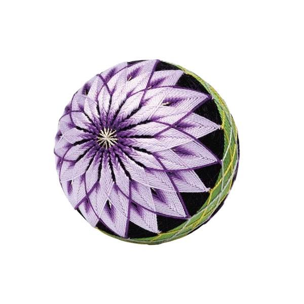 古式ゆかしい伝統のかがり模様にそった本格的な手まり工芸がご家庭でも簡単にお作りいただける手まりキットです。詳しい写真解説とオリムパスホームページの動画解説で、よりわかりやすくなりました。基本地割り済みの手まり芯がセットされていますので、色鮮...