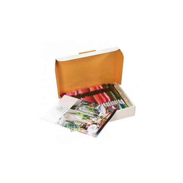 「ガーデン」からインスピレーションを受けてセレクトした25番刺しゅう糸のカラーアソートセットです。<br>●こちらの商品は、北海道・沖縄・離島への配送は、別途送料がかかる場合がございますので、予めご了承くださいませ。