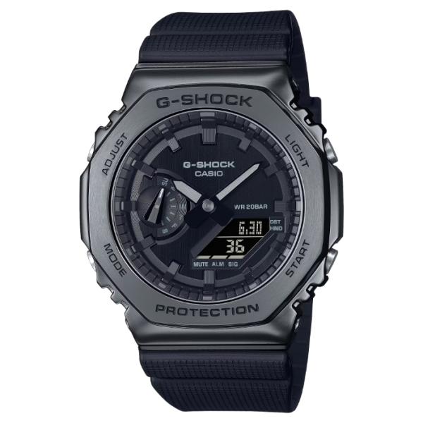 ■1983年の発売以来、飽くなき強さを求めて進化を続けるタフネスウオッチG-SHOCKから、メタルカバードシリーズをベースに全体をブラックアウトに仕上げたモデルです。ブラックIPを施したメタルベゼルを採用し、シックでかつファッションアイテム...