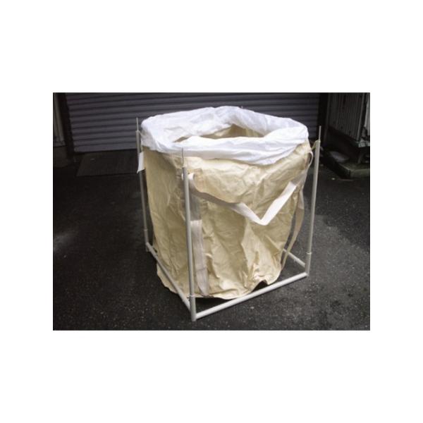 メーカー直送のため代引きでの決済は不可となります。銀行振り込み・コンビニ・クレジット・後払い決済でご購入下さい。09105H01 コンテナバッグスタンド FBS-4【特長】●1トン用で頑強な仕様。●組立が簡単。●支柱が外せるので移動が簡単。...