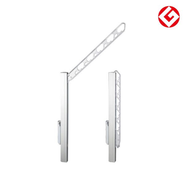 メーカー直送のため代引きでの決済は不可となります。銀行振り込み・コンビニ・クレジット・後払い決済でご購入下さい。SK-700ESLP-SLC　バルコニー物干金物独自のアーム穴形状は物干竿をほどよくホールドし、風等でカタカタゆれる音を軽減しま...