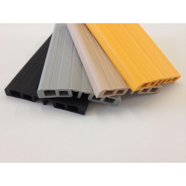 《ご確認事項》個人宅への発送が出来ない商品です。納入先には必ず法人名や屋号のある所を指定いただき、その名前を明記下さい。あらゆる柱などの角面の養生に。コーナー部分はもちろん、平面もクッションとして、用途いろいろ！！ソフトな感触で取付けも簡単...