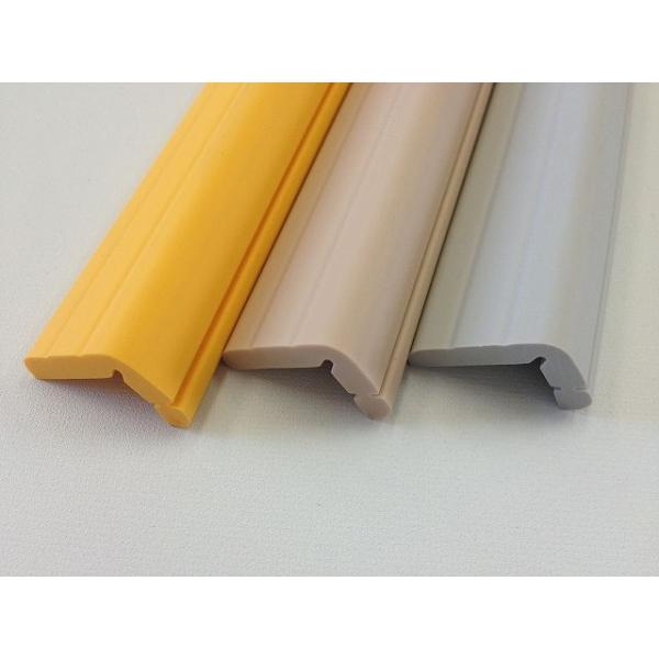 《ご確認事項》※2019年6月より適用個人宅への発送が出来ない商品です。納入先には必ず法人名や屋号のある所を指定いただき、その名前を明記下さい。ソフトな感触、取り付け簡単！※取り付けにあたっては、材質に合った接着剤をご使用ください。【カラー...