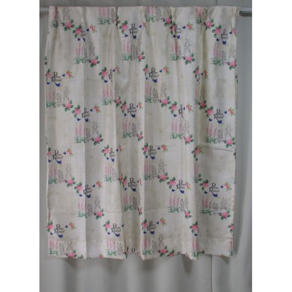 ■薄地のカーテンです。■お部屋のインテリアに合わせて。■アジャスタフック・タッセルは付いています。■ご家庭にて洗うことができます。