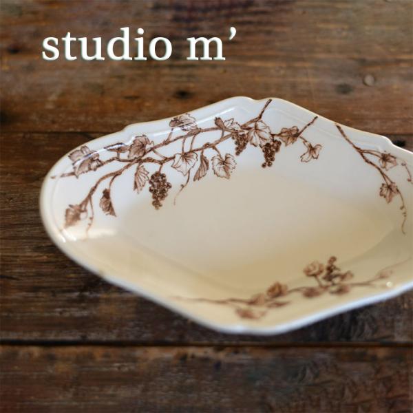 ・商品名：VIGNE/ヴィーニュ｜プレートS・サイズ：幅194mm　奥行129mm　高さ27mm・素材/釉薬/焼成方法：磁器/透明釉/酸化・原産国：日本※ 銅板絵付けの特性上、柄にシワヤズレ、擦れが生じる場合があります。※ 個体により色幅が...