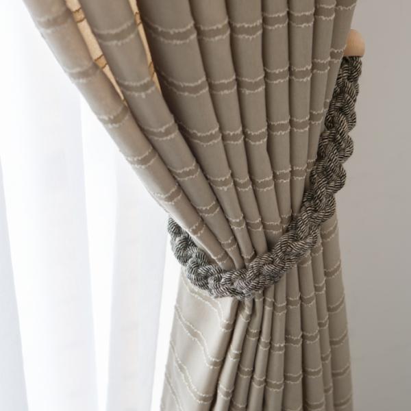 ■TOSO カーテン タッセル■商品名：タッセル JC75■梱包：1本入り■素材：ビスコース46％・麻28％・綿26％・天然木■サイズ：全長750ｍｍ（図を参考にして下さい）※タッセル1本につき、セーフティーリング2コ付属しています。※木部...