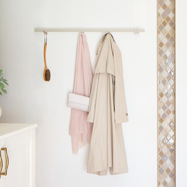 ■TOSO カーテンレール■商品名：ピクチャーレール W-1 2m（正面付） レール折りたたみフック付セット■セット内容：レール2ｍＸ1本・カバーストップＸ2コ・キャップＷ-1Ｘ7コ・折りたたみフック3コ・取付ネジ（ナベ40X長さ30ｍｍ）...