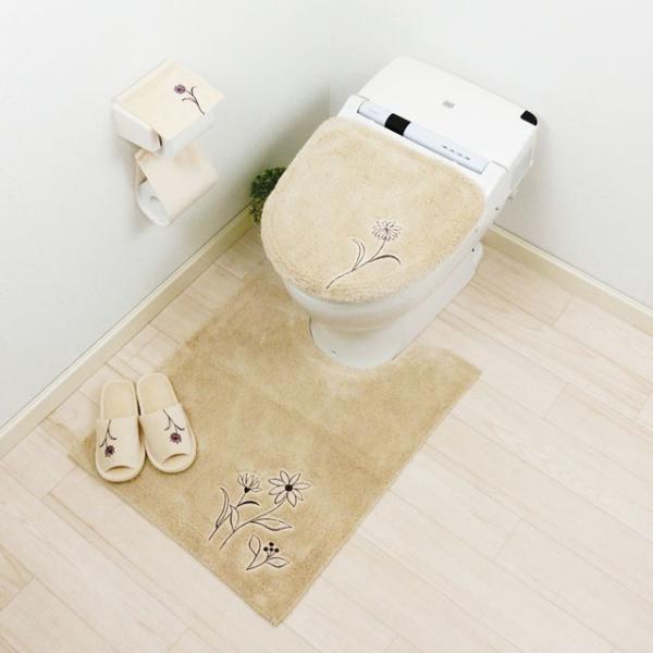 SENKO「355392」■セット内容※ふたカバー(温水洗浄・暖房便座用)・組成:アクリル50%・綿50%・インドネシア製※ロングトイレマット・サイズ:約75x60Vcm・組成:アクリル50%・綿50%・インドネシア製※スリッパ・サイズ:フ...