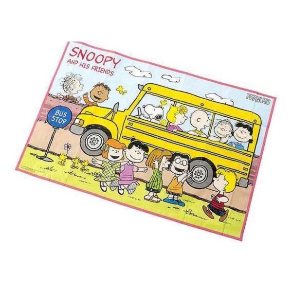 サイズ/約横90×縦60cm内容量/１枚材質/ポリエチレン、ポリプロピレン生産国/台湾製耐熱温度/80度●世界的に大人気のキャラクター「スヌーピー」のレジャーシートです。●お子様でも簡単に片づけられる大きさです。●遠足や行楽レジャーの必需品...
