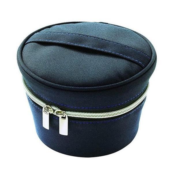 サイズ/約幅16×奥行16×高さ12.5cm内容量/1個材質/ポリエステル、発泡ポリエチレン、ナイロン、亜鉛合金生産国/中国製●ご飯とおかずを分けて持ち運べるどんぶり型の保温弁当箱「カフェ丼ランチ620ml」がすっぽり入る専用保温バッグです...