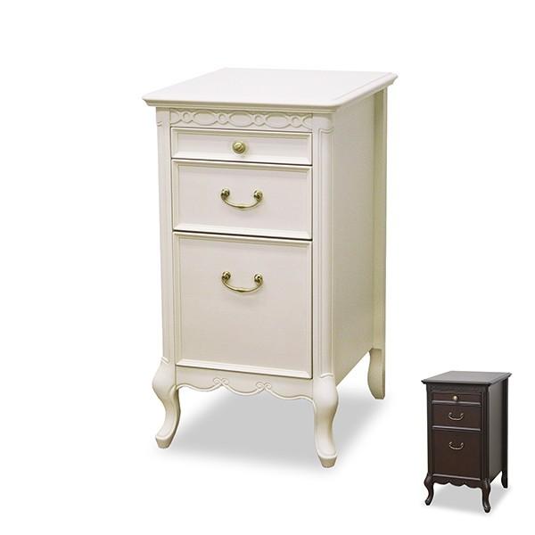 大人の空間を演出するヨーロピアンスタイルのコスメチェストです。歴史ある猫脚が印象的でエレガントな雰囲気に仕上がっています。それぞれの引き出しには収納に便利な機能が付いています。1段目は取り外し可能な仕切り板が2枚、3段目には1枚付属していま...