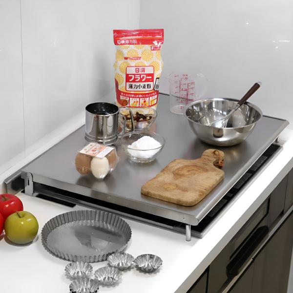 サイズ/約幅69×奥行52×高さ7cm重量/約1.8kg内容量/1台材質/天板、サイドカバー、スタンド：18-0ステンレス前脚：スチール（クロムメッキ）クッションゴム：シリコーンゴム 固定用シール：発泡ポリエチレン生産国/日本製耐荷重/約5...