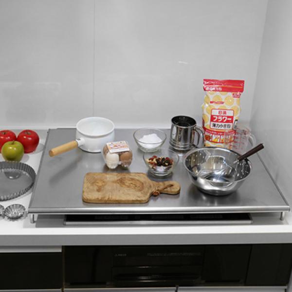 サイズ/約幅81×奥行52×高さ7cm重量/約2.29kg内容量/1台材質/天板、サイドカバー、スタンド：18-0ステンレス前脚：スチール（クロムメッキ）クッションゴム：シリコーンゴム 固定用シール：発泡ポリエチレン生産国/日本製耐荷重/約...