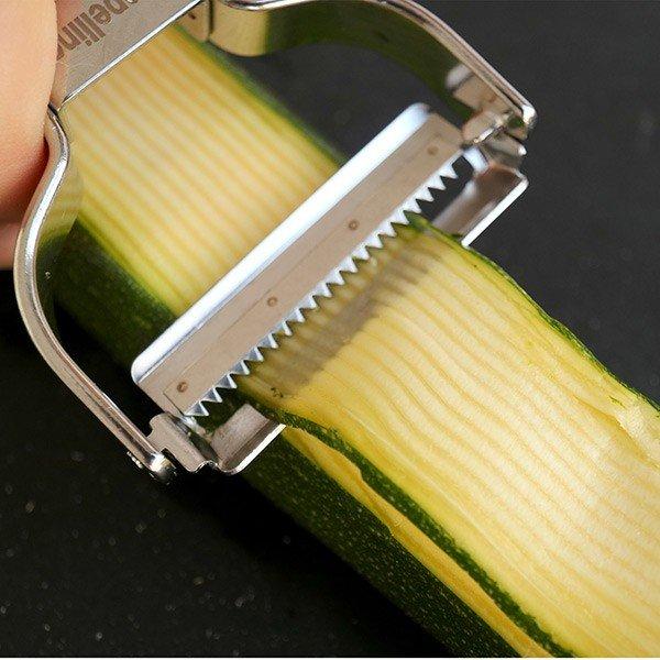 サイズ/約幅5.4×奥行12×高さ1.4cm内容量/1個材質/本体：18-8ステンレススチール刃：ステンレス焼入れ鋼生産国/日本製食器洗い乾燥機/使用不可●ベジパスタ専用のピーラーです。●いつもの野菜をベジパスタピーラーで「野菜麺」に仕立て...