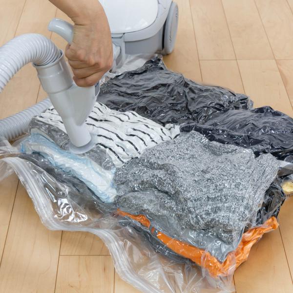 サイズ/約横90×縦78cmマチ部：32cm重量/約131g内容量/1枚材質/圧縮袋：ナイロン（特殊ポリエチレン）フタ(一体式)：ポリエチレンバルブ本体：ポリエチレン弁パッキン：NBRスライダー：ポリエチレン抗菌防臭・防ダニシート：ポリプロ...