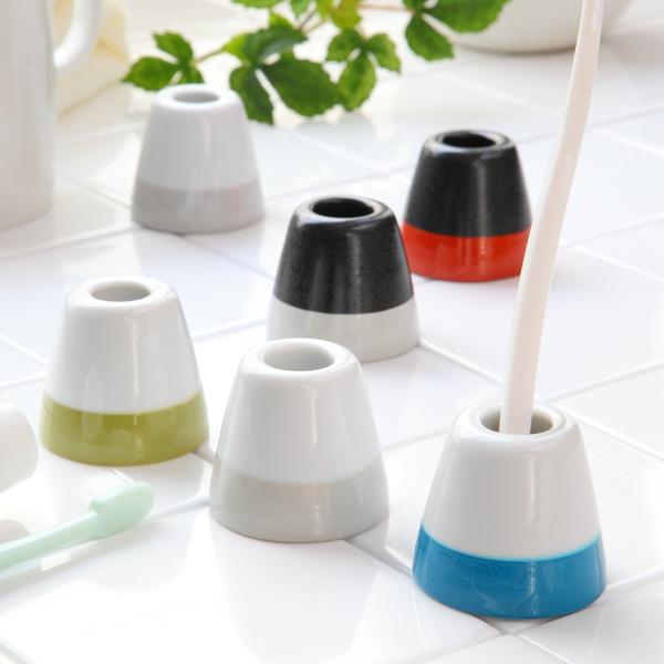 サイズ/約幅4.6×奥行4.6×高さ4cm内容量/1個材質/陶器種類/ホワイト×グレー、ホワイト×グリーン、ホワイト×ダークグレー、ブラック×ブラック、ブラック×ブラウン、ホワイト×ブルー生産国/日本製●清潔感のあるツートンカラーがおしゃれ...