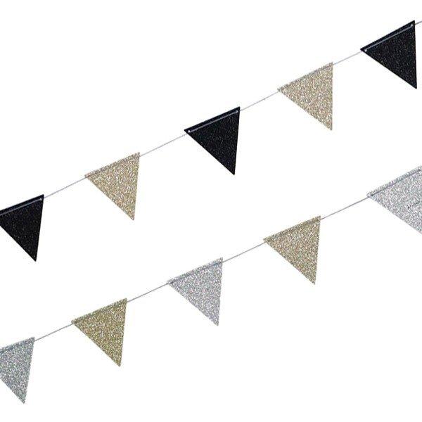サイズ/全長約150cm、モチーフ最大幅約8cm×最大高さ約8cm内容量/1個材質/紙種類/ゴールド＆シルバー、ゴールド＆ブラック生産国/中国製●フラッグの形をしたミニガーランドです。●キラキラ輝くラメ付きです。●お誕生日祝いや結婚式、女子...