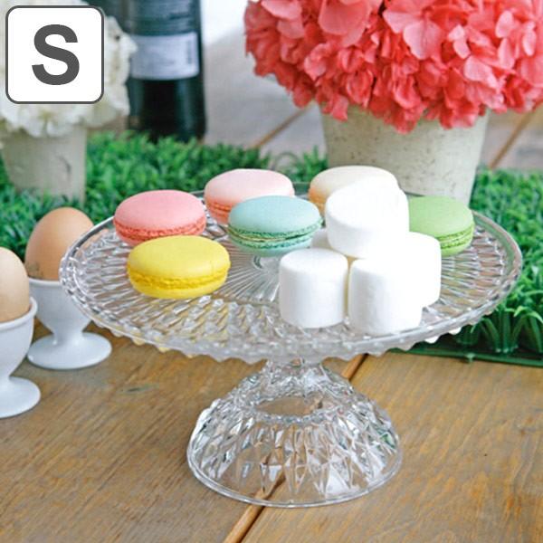 放射線状に施された直線的なカットガラスが印象的な、ガラス製のスタンドです。ガラス製なのでケーキやお菓子の色味を邪魔せず引き立たせてくれますが、決して脇役では収まらない魅力的なアイテムです。のんびりとした日曜日のティータイムや、ホームパーティ...