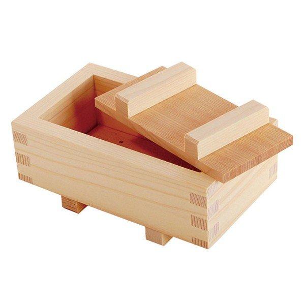 サイズ/約幅18×奥行10.5×高さ7cm内寸：約幅14.3×奥行7.4×高さ4.5cm底板付内容量/1個材質/ひのき・スプルース生産国/日本製●ご家庭で簡単に押し寿司が作れる寿司型（中）です。●型に順序よく材料を入れて上から蓋でグッと押す...