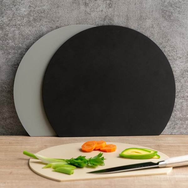 サイズ/約幅35×奥行29×高さ0.5cm重量/約530g内容量/1枚材質/ポリウレタン系熱可塑性エラストマー種類/アイボリー、ブラック、アッシュグレー生産国/中国製耐熱温度/130度耐冷温度/-30度食器洗い乾燥機/使用可能●料理の効率が...
