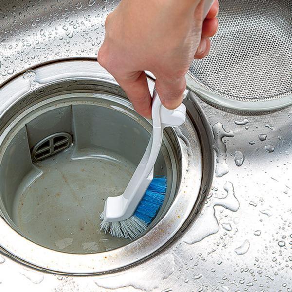 サイズ/約幅90×奥行20×高さ22.5cm内容量/1個材質/ポリプロピレン生産国/日本製耐熱温度/100度●ブラシの全長が30cmあるので、排水口の奥までしっかり届きます。●先端まで毛があるので、普通のブラシでは届きにくい、ヌメリ・汚れの...