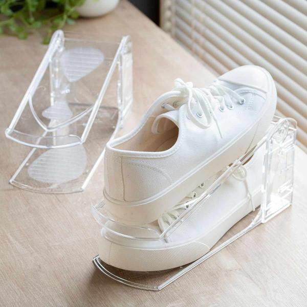 サイズ/約幅10.1×奥行26.5×高さ17cm高さ調節可能1段：約12cm2段：約14.5cm3段：約17cm内容量/6個入材質/スチロール樹脂生産国/日本製●靴1足分のスペースで2足を収納することができる靴収納です。●狭い下駄箱スペース...