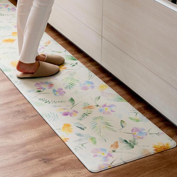 サイズ/約横240×縦45cm厚さ：約0.5cm内容量/1枚材質/塩化ビニル樹脂カラー/フィオレアイボリー生産国/中国製洗濯/不可●洗濯をしなくても汚れたらササっと拭いて、いつも清潔に使えるキッチンマットです。●塩化ビニル素材なので、水や汚...