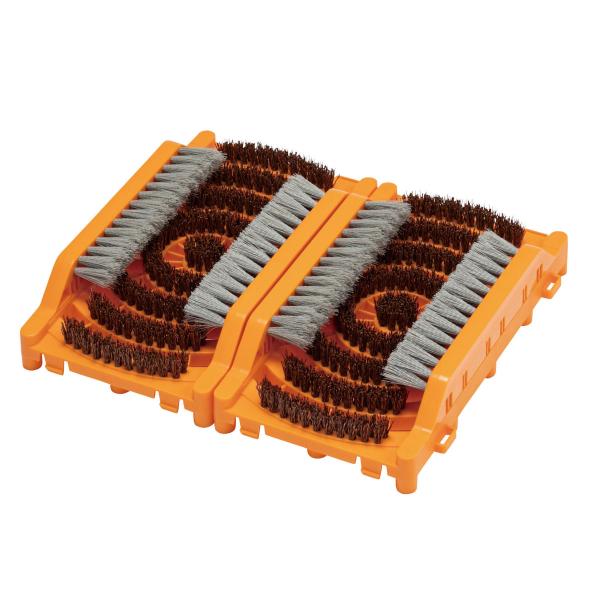 サイズ/約幅41.2×奥行37.2×高さ8cm重量/約0.9kg内容量/2個入り材質/本体：ポリプロピレンブラシ：ナイロンサイドブラシ：ナイロン生産国/日本製●底面の汚れをしっかり落とす強靭なブラシ●屋内外で使える水洗い可能な樹脂製●つま先...