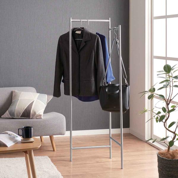 サイズ/約幅40×奥行40×高さ130cm内容量/1セット材質/ステンレスパイプ・PP・ステンレス生産国/中国製耐荷重/約6kg組立状態/お客様組立品●魅せる物干しスタンドです。●お部屋に馴染むインテリア物干しシリーズです。●狭い場所でもパ...