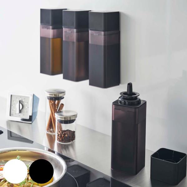 サイズ/約幅5.5×奥行5.7×高さ17.2cm重量/約200g容量/約250ml内容量/1個材質/容器：PET‐G樹脂、マグネット蓋・ノズル：ポリプロピレン滑り止め・パッキン：シリコーン種類/ブラック、ホワイト生産国/中国製パーツ別耐熱温...