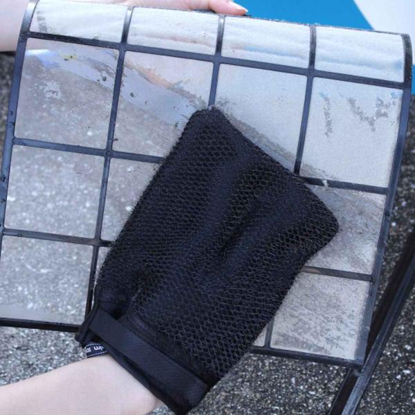 サイズ/約幅14×奥行1.5×高さ19cm内容量/1個材質/ポリエステル100％生産国/中国製●エアコンフィルターの汚れが簡単に落ちるタワシです。●約0.1mmの極細毛が網目の汚れまでしっかり絡め取ります。●水だけでもしっかり落ちるため環境...