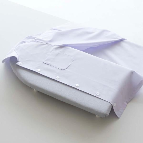 サイズ/約幅46×奥行26×高さ6cm内容量/1台材質/表面布：綿100％（アルミコーティング）クッション材：ポリエステル天板：木質繊維板脚部：ABS樹脂キャップ：シリコーン生産国/日本製パーツ別耐熱温度/脚部：90度パーツ別耐冷温度/脚部...