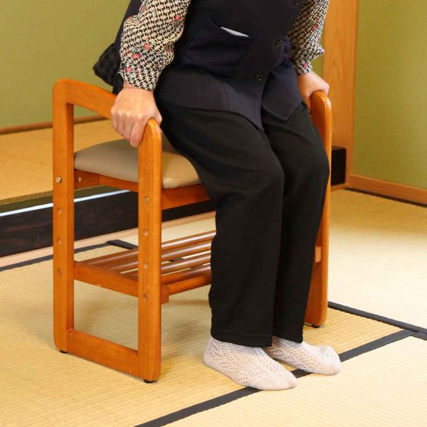 サイズ/約幅50×奥行30×高さ54cm重量/約4.2kg内容量/1脚材質/構造部材：天然木（ラバーウッド）表面加工：ラッカー塗装張地：合成皮革（PU）クッション材：ウレタンフォーム原産国/ベトナム座面耐荷重/80kg組立状態/お客様組立品...