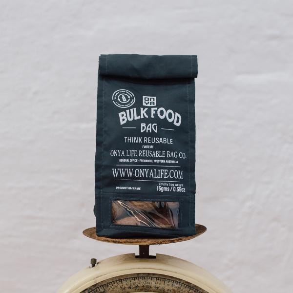 サイズ/約幅11×奥行6.5×高さ28cm※中身を入れて上部分をクルクル巻いて面ファスナーで止めた時の高さ22cm重量/約15g内容量/1個材質/ポリエステル（BPAフリー・100％リサイクルペットボトル）生産国/中国製食器洗い乾燥機/使用...