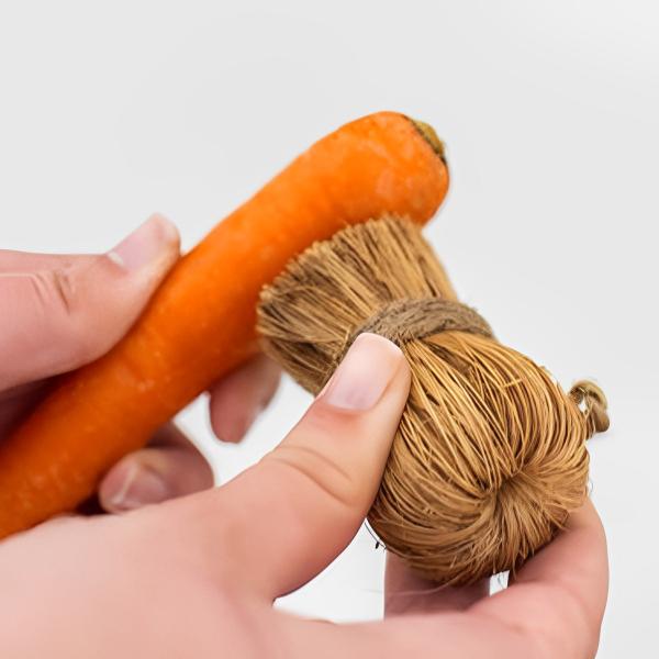 サイズ/約幅4×奥行4×高さ8cm重量/約20g内容量/1個材質/パーム（ココナッツ繊維）、ジュート生産国/インド製●掴んで洗いやすいベジブラシ●空間に馴染むデザイン●天然素材100％のZeroWasteシリーズ環境に優しい 地球に優しい ...