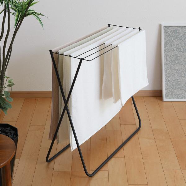 サイズ/約幅70×奥行30×高さ71cm折りたたみ時：約幅70×奥行3×高さ80cm重量/約1.07kg内容量/1台材質/本体：スチールパイプ粉体塗装樹脂部品：ABS樹脂ハンガー：スチール粉体塗装金属部分：スチール（メッキ）生産国/中国製耐...