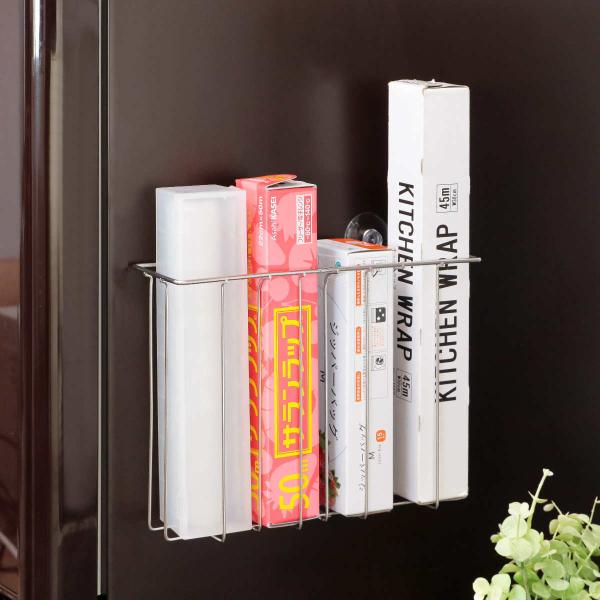 サイズ/約幅26×奥行8×高さ19cm内容量/1個材質/18-8ステンレススチール生産国/日本製●ラップやアルミホイルなどをまとめて立てて収納することができます。●使いたい時にサッと取り出せて調理もスムーズに。●冷蔵庫の側面やシンク扉の内側...