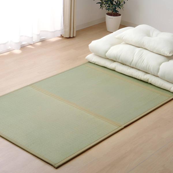 サイズ/約横120×縦210cm内容量/1枚材質/表地：い草裏地：ポリエステル100％（不織布）生産国/日本製洗濯/不可寝具のサイズ/セミダブル●フローリングでも気軽に布団が敷ける　セミダブル●耐久性・弾力性に優れた国産のい草を使用●い草の...