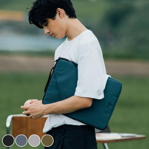 サイズ/約幅27×奥行2×高さ37cm重量/約250g内容量/1個材質/表地：リサイクルナイロン100％裏地：ポリエステル100％種類/OffBlack、BlueGrey、HarborMist、Avocado生産国/中国製●最大16インチの...