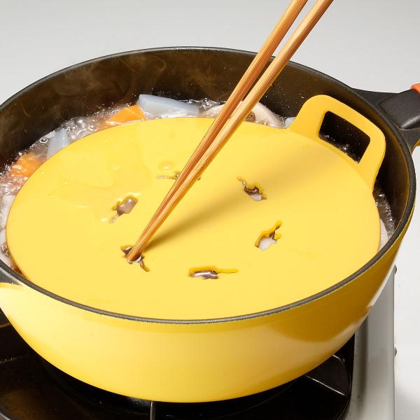 サイズ/約幅22.5×奥行20.5×高さ1.7cm重量/約120g内容量/1枚材質/シリコーンゴム原産国/中国耐熱温度/200度●平野レミさん監修のマルチに使えるシリコーン製シートです。●波模様でなんでもキャッチするので、アク取りもできます...