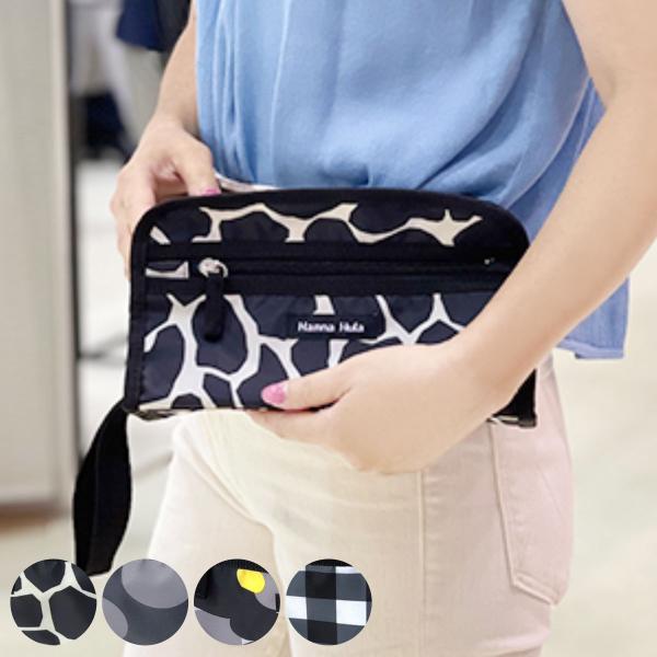 サイズ/約幅24×奥行10×高さ14.5cm重量/約120g内容量/1個材質/ポリエステル種類/ジラフブラック、チャコール、バブル、ギンガムブラック洗濯/不可●横から大きく開いて中身が見えやすい、たっぷり収納できるスクエアポーチです。●おむ...