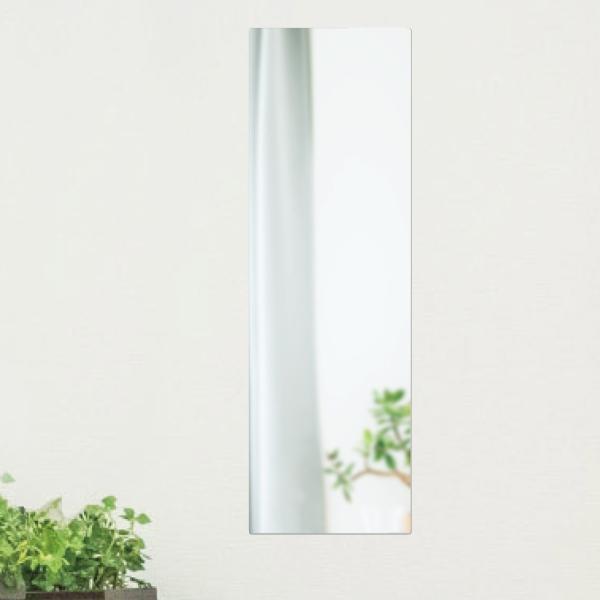 サイズ/約幅17.5×奥行0.2×高さ59.5cm重量/約215g内容量/1枚材質/アクリル、PET●粘着シールで簡単に取り付けできるミラーです。●玄関やトイレ、クローゼットの扉などミラーの欲しい場所に簡単に貼り付けできます。●落としても割...