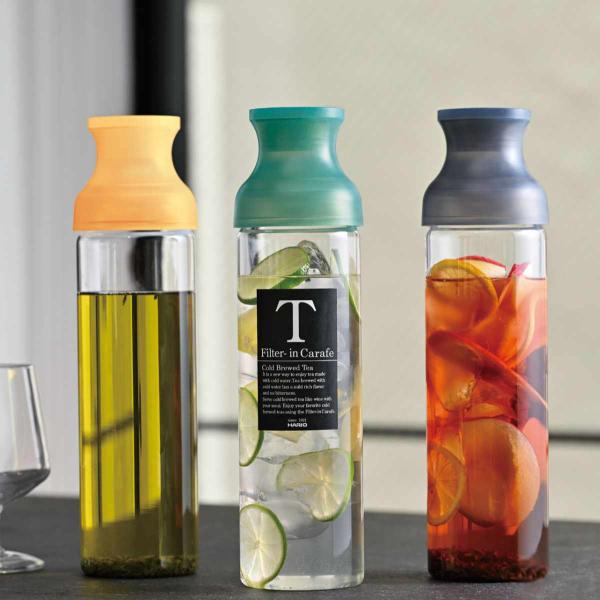 サイズ/約高さ30.7cm直径：約8.4cm口径：約7.1cm容量/約1L内容量/1個材質/本体：耐熱ガラスフィルター付き注ぎ口・栓：シリコーンゴム種類/イエロー、グリーン、グレー食器洗い乾燥機/使用可能●透明感が美しい水出し茶ボトルです。...