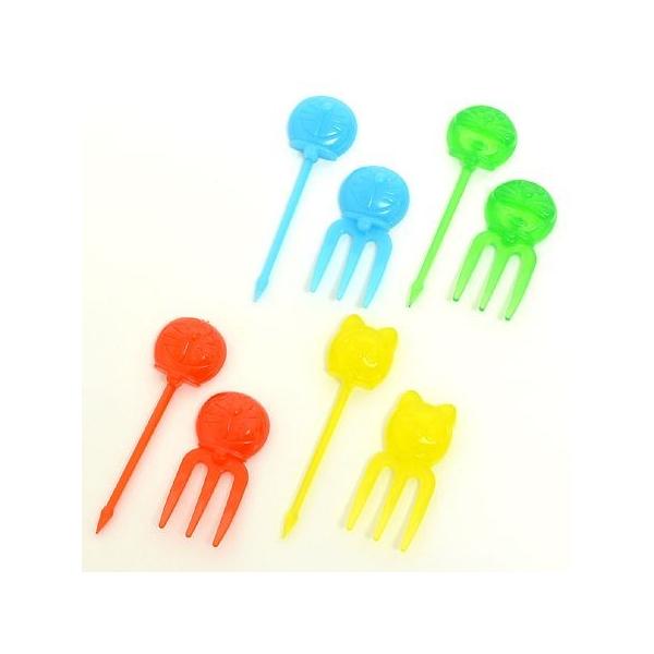 サイズ/ピック：約幅1.8×高さ5.9cm、針部分の太さ：約0.76cmフォーク：約幅1.8×高さ3.9cm、先端部分の太さ：約0.7cm内容量/16本入（8種類×各2本入）材質/スチロール樹脂●子供が大好きなドラえもんのお弁当用ピックスで...