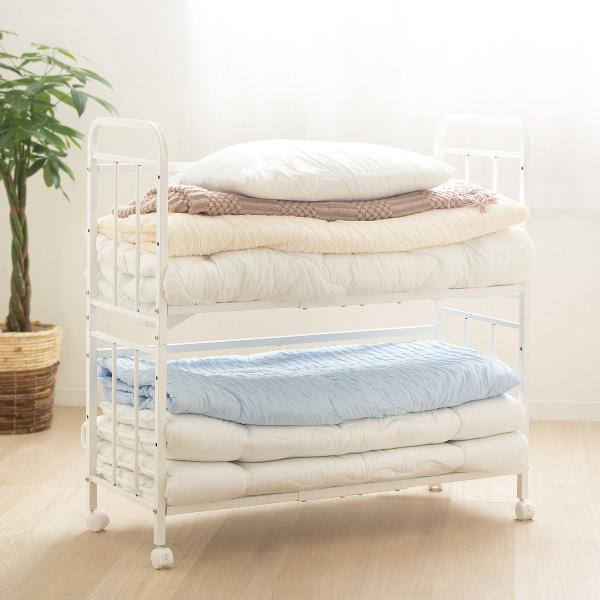 サイズ/約幅104×奥行46×高さ100cm内容量/1台材質/本体：スチール、粉体塗装キャスター：樹脂成型品生産国/中国製キャスター/付き耐荷重/30kg棚板1枚あたり耐荷重/15kg組立状態/お客様組立品●布団の収納がラクになる、2段にわ...