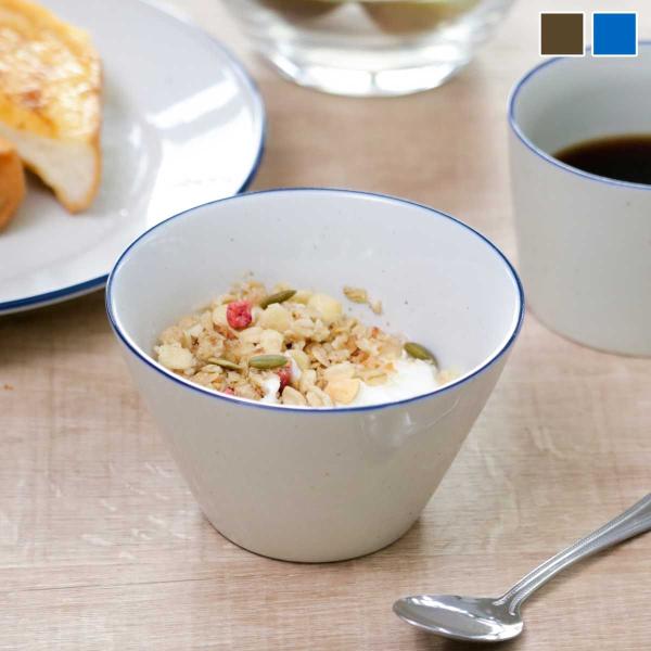 サイズ/約高さ7cm直径：約12cm内容量/1個材質/磁器種類/ブラウン、ブルー生産国/スリランカ製食器洗い乾燥機/使用可能電子レンジ/使用可能オーブン/使用可能●素地のランダムな黒点とハンドペイントで色付けされた縁が特徴的なボウルです。●...